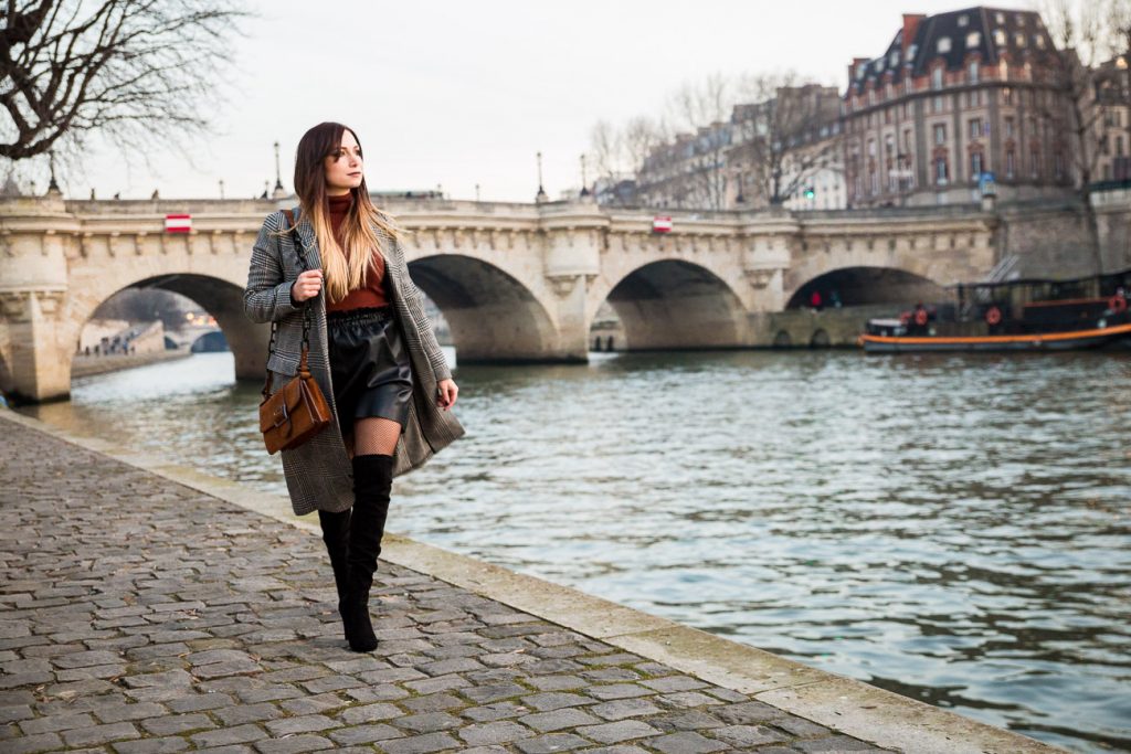 Comment porter la jupe en cuir : cuissardes ou Vans ?! - La Minute Fashion