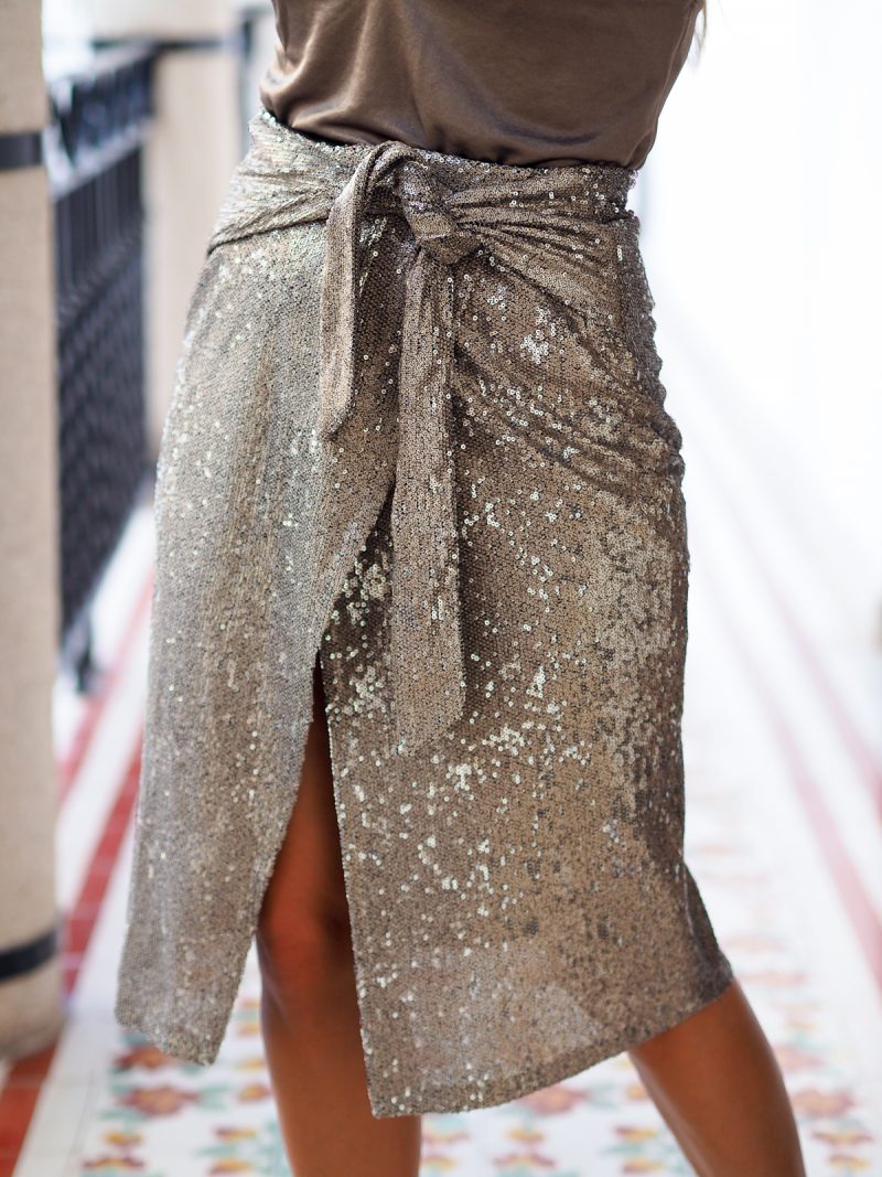 Un total look métallisé avec une jupe à sequins pour les fêtes - La ...